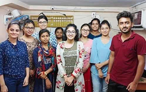 Best Multimedia |Data Analytics | Web Design | Share Market Training ...